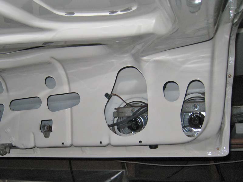 64 SS Trunk light | Impalas.net
